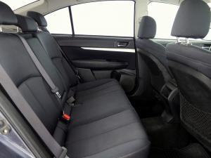 Pelēks Subaru Legacy 2010 Tallina, ar dzinēja tilpumu 2.00 L un nobraukumu 276 tūkst. km par 1799 €, foto 15 vietnē AUTOMOTO.COM.LV