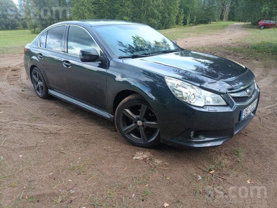 Grey Subaru Legacy 2010 in Riga, with an engine capacity of 2.00 L and mileage of 245 thousand km for 2450 €, photo 4 on AUTOMOTO.COM.LV