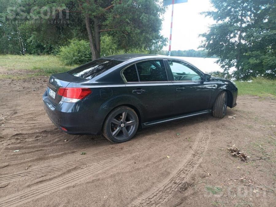 Grey Subaru Legacy 2010 in Riga, with an engine capacity of 2.00 L and mileage of 245 thousand km for 2450 €, photo 6 on AUTOMOTO.COM.LV