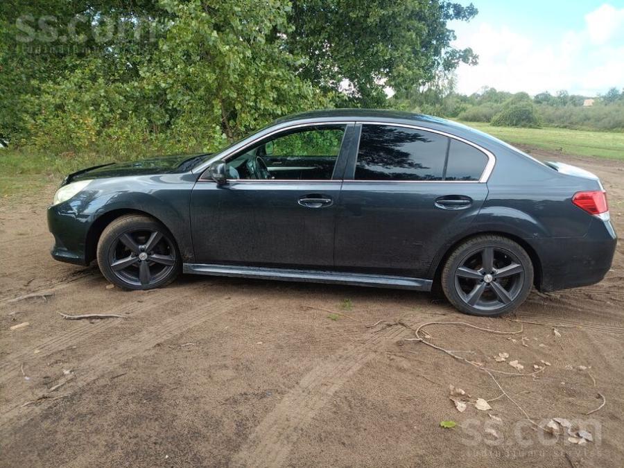 Grey Subaru Legacy 2010 in Riga, with an engine capacity of 2.00 L and mileage of 245 thousand km for 2450 €, photo 9 on AUTOMOTO.COM.LV
