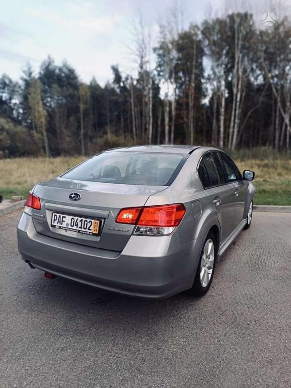 Pelēks Subaru Legacy 2010 Utena, ar dzinēja tilpumu 2.46 L un nobraukumu 172 tūkst. km par 2450 €, foto 4 vietnē AUTOMOTO.COM.LV