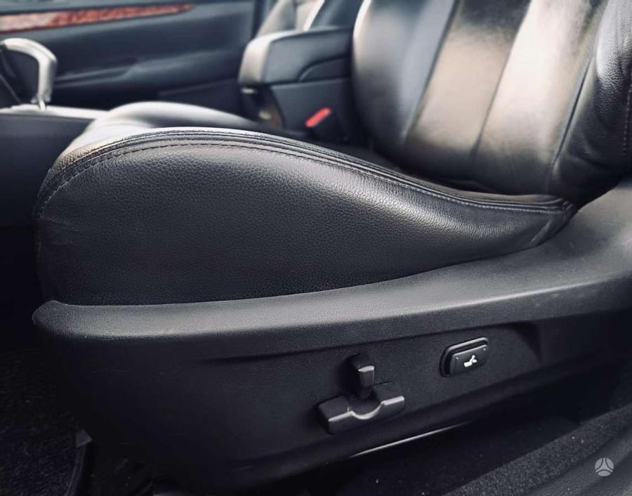 Pelēks Subaru Legacy 2010 Utena, ar dzinēja tilpumu 2.46 L un nobraukumu 172 tūkst. km par 2450 €, foto 5 vietnē AUTOMOTO.COM.LV