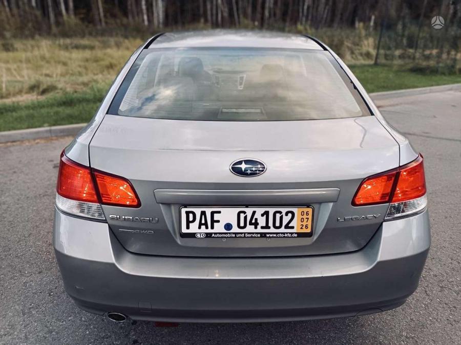 Pelēks Subaru Legacy 2010 Utena, ar dzinēja tilpumu 2.46 L un nobraukumu 172 tūkst. km par 2450 €, foto 6 vietnē AUTOMOTO.COM.LV