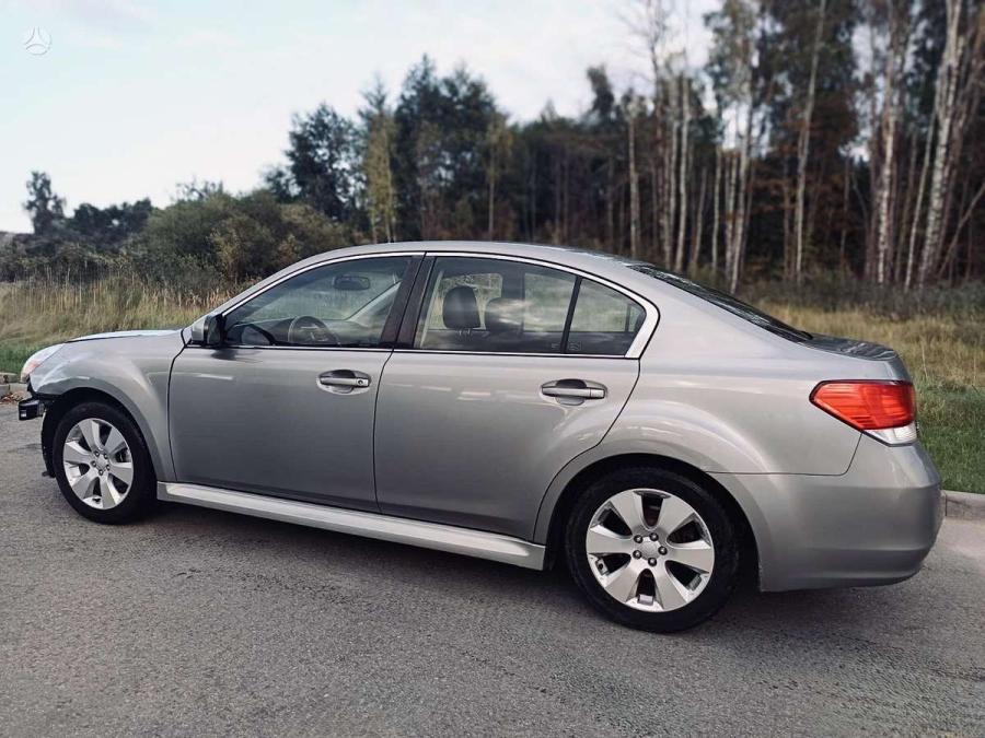 Pelēks Subaru Legacy 2010 Utena, ar dzinēja tilpumu 2.46 L un nobraukumu 172 tūkst. km par 2450 €, foto 8 vietnē AUTOMOTO.COM.LV