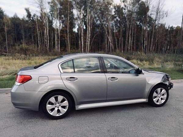 Pelēks Subaru Legacy 2010 Utena, ar dzinēja tilpumu 2.46 L un nobraukumu 172 tūkst. km par 2450 €, foto 10 vietnē AUTOMOTO.COM.LV