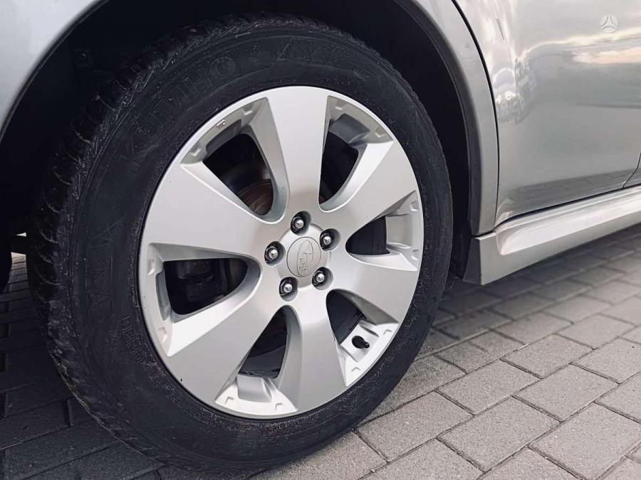 Pelēks Subaru Legacy 2010 Utena, ar dzinēja tilpumu 2.46 L un nobraukumu 172 tūkst. km par 2450 €, foto 28 vietnē AUTOMOTO.COM.LV