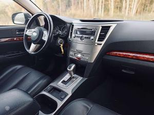 Pelēks Subaru Legacy 2010 Utena, ar dzinēja tilpumu 2.46 L un nobraukumu 172 tūkst. km par 2450 €, foto 41 vietnē AUTOMOTO.COM.LV