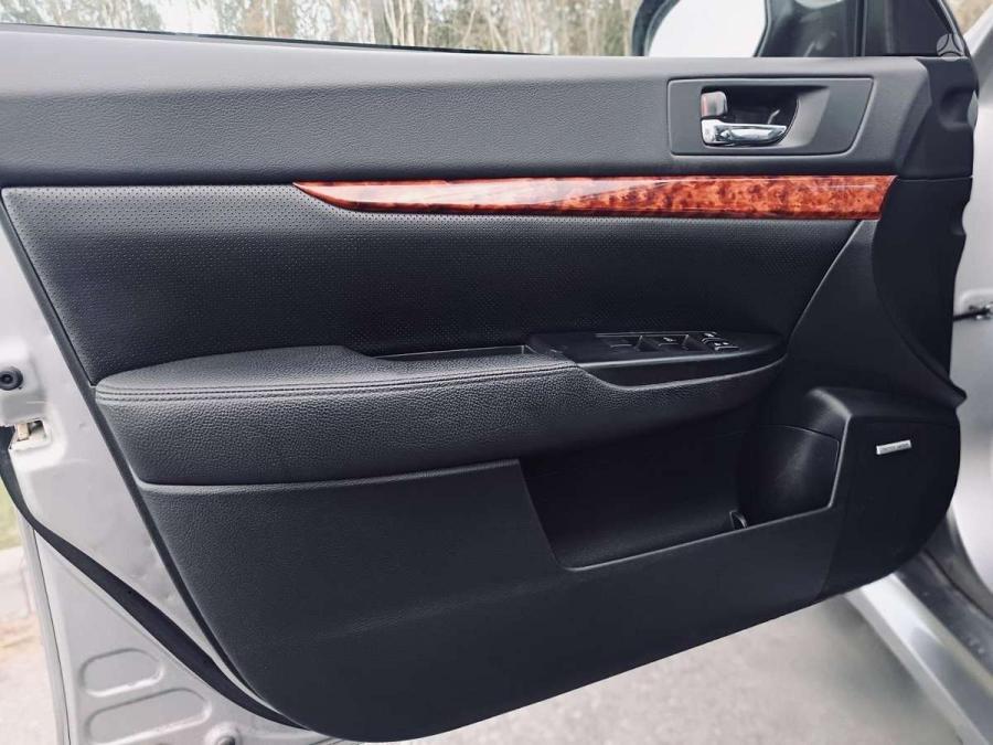 Pelēks Subaru Legacy 2010 Utena, ar dzinēja tilpumu 2.46 L un nobraukumu 172 tūkst. km par 2450 €, foto 42 vietnē AUTOMOTO.COM.LV