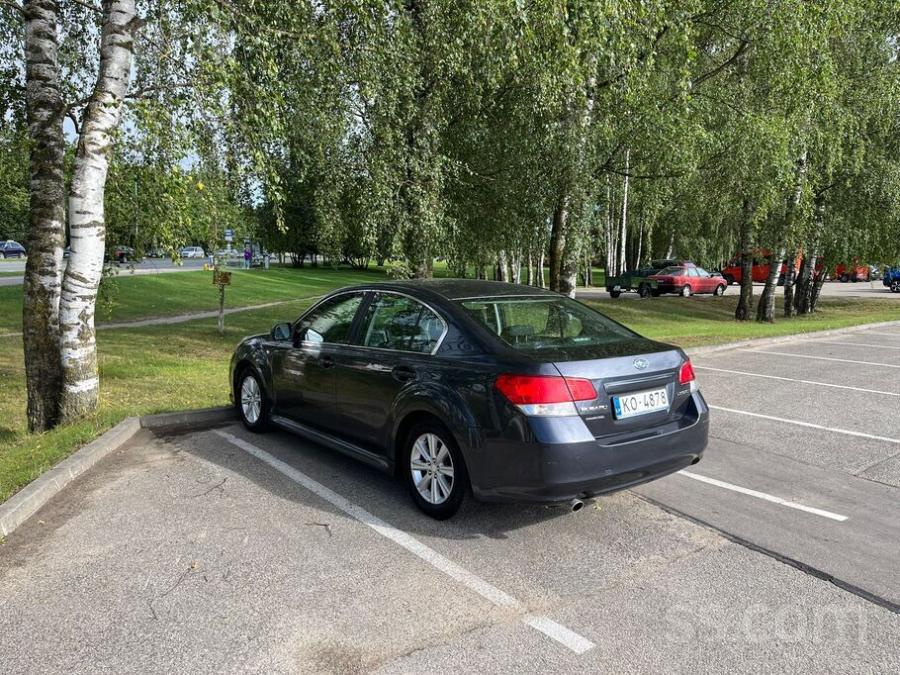 Grey Subaru Legacy 2011 in Riga, with an engine capacity of 2.50 L and mileage of 190 thousand km for 2590 €, photo 2 on AUTOMOTO.COM.LV