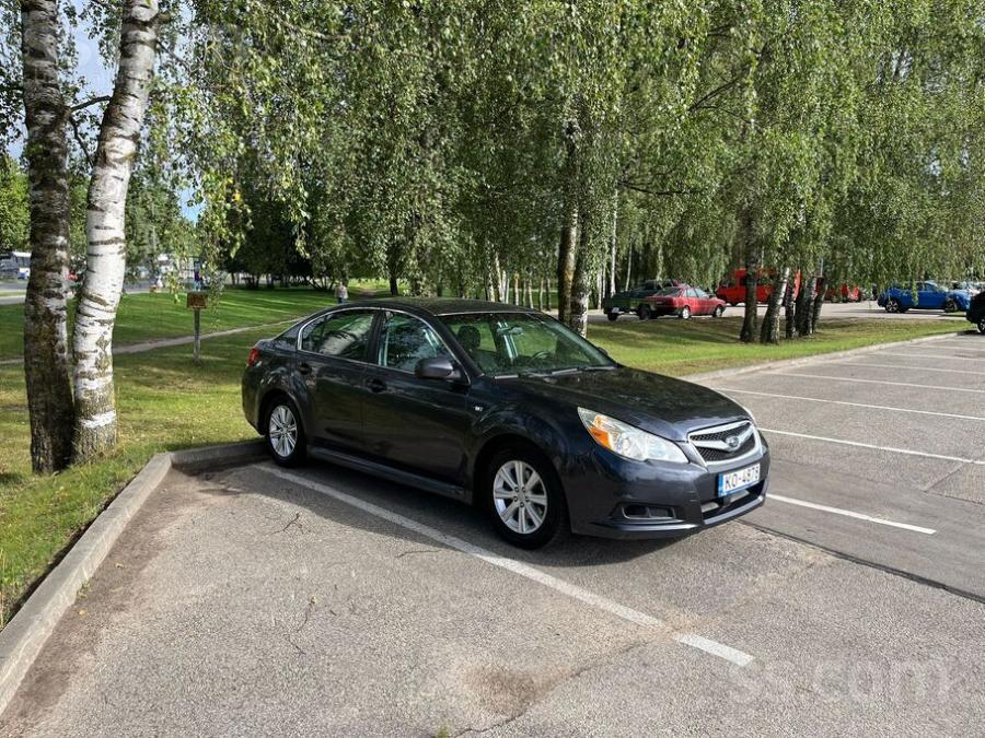 Grey Subaru Legacy 2011 in Riga, with an engine capacity of 2.50 L and mileage of 190 thousand km for 2590 €, photo 4 on AUTOMOTO.COM.LV