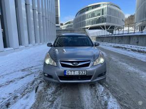 Grey Subaru Legacy 2011 in Vilnius, with an engine capacity of 2.46 L and mileage of 229 thousand km for 3999 €, photo 2 on AUTOMOTO.COM.LV