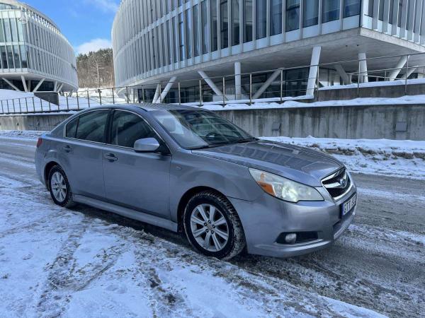 Grey Subaru Legacy 2011 in Vilnius, with an engine capacity of 2.46 L and mileage of 229 thousand km for 3999 €, photo 3 on AUTOMOTO.COM.LV