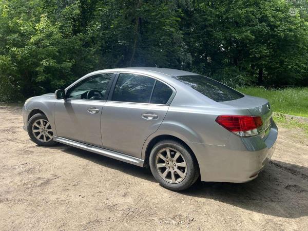 Pelēks Subaru Legacy 2011 Viļņa, ar dzinēja tilpumu 1.99 L un nobraukumu 298 tūkst. km par 4100 €, foto 4 vietnē AUTOMOTO.COM.LV