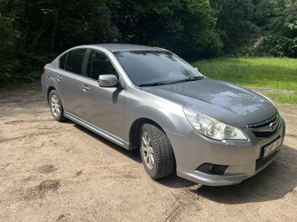 Pelēks Subaru Legacy 2011 Viļņa, ar dzinēja tilpumu 1.99 L un nobraukumu 298 tūkst. km par 4100 €, foto 6 vietnē AUTOMOTO.COM.LV