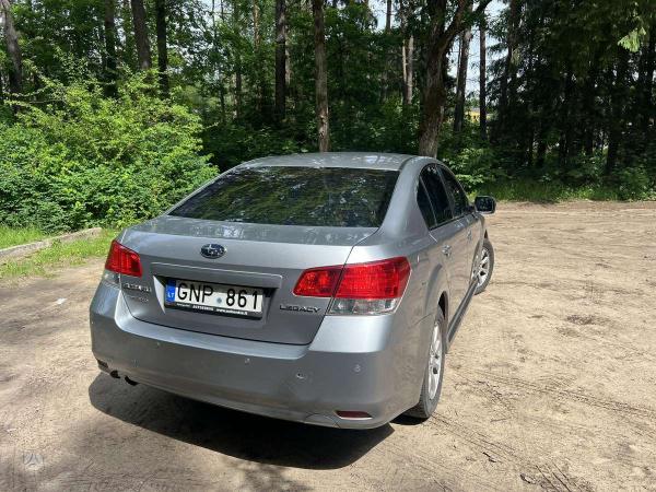 Pelēks Subaru Legacy 2011 Viļņa, ar dzinēja tilpumu 1.99 L un nobraukumu 298 tūkst. km par 4100 €, foto 9 vietnē AUTOMOTO.COM.LV
