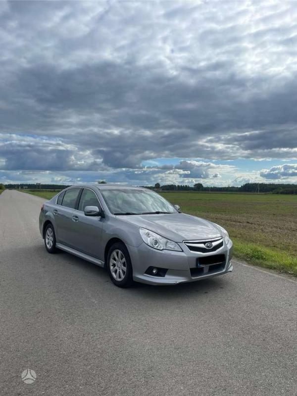 Pelēks Subaru Legacy 2011 Kauņa, ar dzinēja tilpumu 1.99 L un nobraukumu 191 tūkst. km par 3500 €, foto 1 vietnē AUTOMOTO.COM.LV