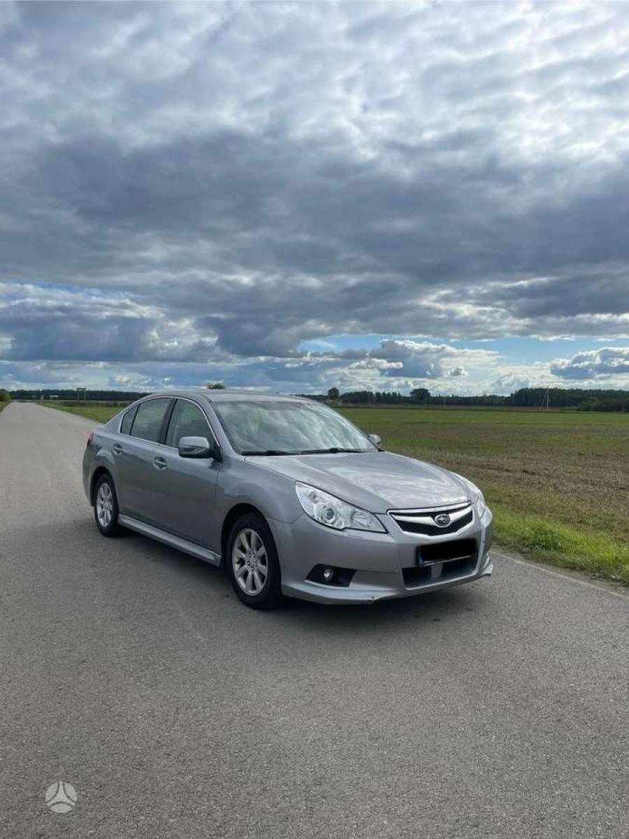 Grey Subaru Legacy 2011 in Kaunas, with an engine capacity of 1.99 L and mileage of 191 thousand km for 3500 €, photo 1 on AUTOMOTO.COM.LV