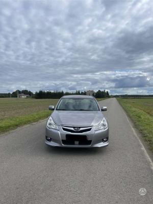 Grey Subaru Legacy 2011 in Kaunas, with an engine capacity of 1.99 L and mileage of 191 thousand km for 3500 €, photo 3 on AUTOMOTO.COM.LV