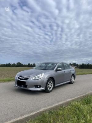 Grey Subaru Legacy 2011 in Kaunas, with an engine capacity of 1.99 L and mileage of 191 thousand km for 3500 €, photo 4 on AUTOMOTO.COM.LV