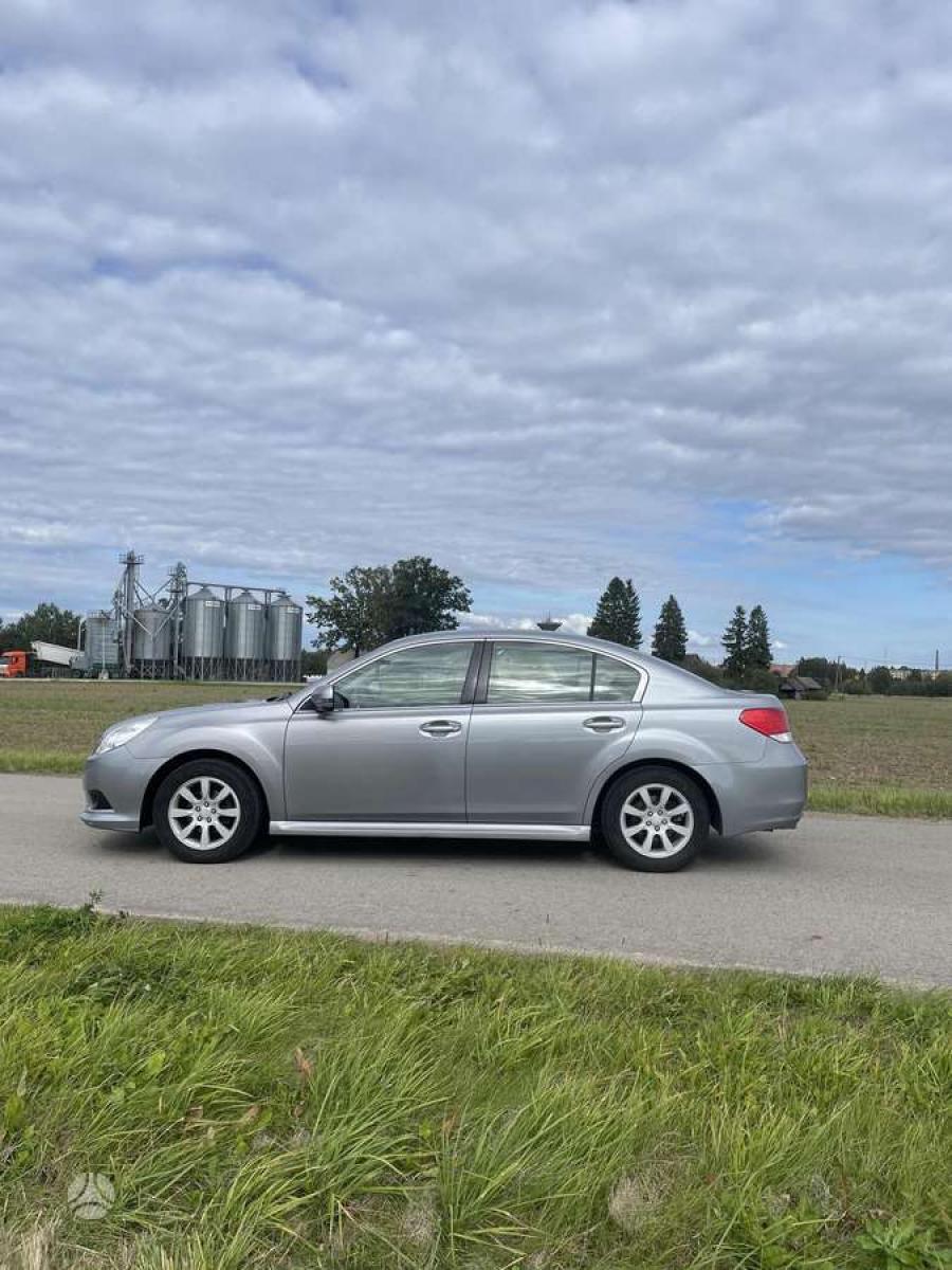 Grey Subaru Legacy 2011 in Kaunas, with an engine capacity of 1.99 L and mileage of 191 thousand km for 3500 €, photo 5 on AUTOMOTO.COM.LV