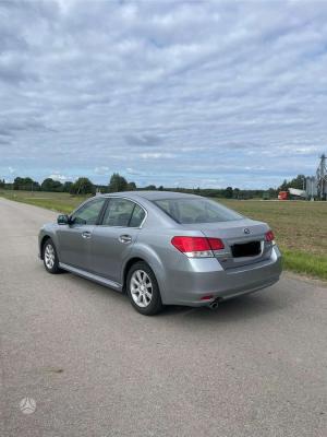 Grey Subaru Legacy 2011 in Kaunas, with an engine capacity of 1.99 L and mileage of 191 thousand km for 3500 €, photo 6 on AUTOMOTO.COM.LV