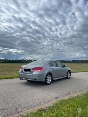 Grey Subaru Legacy 2011 in Kaunas, with an engine capacity of 1.99 L and mileage of 191 thousand km for 3500 €, photo 8 on AUTOMOTO.COM.LV