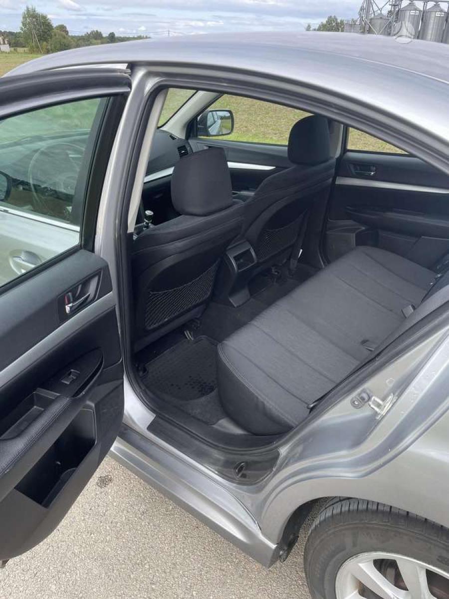 Grey Subaru Legacy 2011 in Kaunas, with an engine capacity of 1.99 L and mileage of 191 thousand km for 3500 €, photo 13 on AUTOMOTO.COM.LV