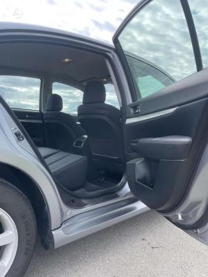 Grey Subaru Legacy 2011 in Kaunas, with an engine capacity of 1.99 L and mileage of 191 thousand km for 3500 €, photo 14 on AUTOMOTO.COM.LV
