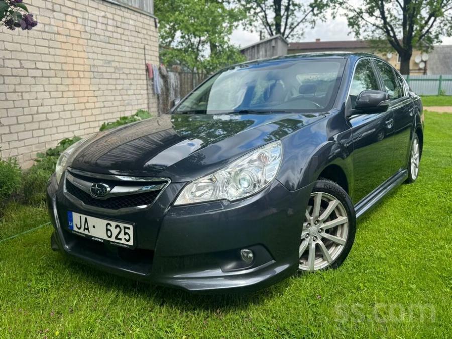 Pelēks Subaru Legacy 2012 Rīga, ar dzinēja tilpumu 2.50 L un nobraukumu 255 tūkst. km par 7250 €, foto 1 vietnē AUTOMOTO.COM.LV