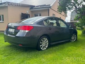 Pelēks Subaru Legacy 2012 Rīga, ar dzinēja tilpumu 2.50 L un nobraukumu 255 tūkst. km par 7250 €, foto 4 vietnē AUTOMOTO.COM.LV