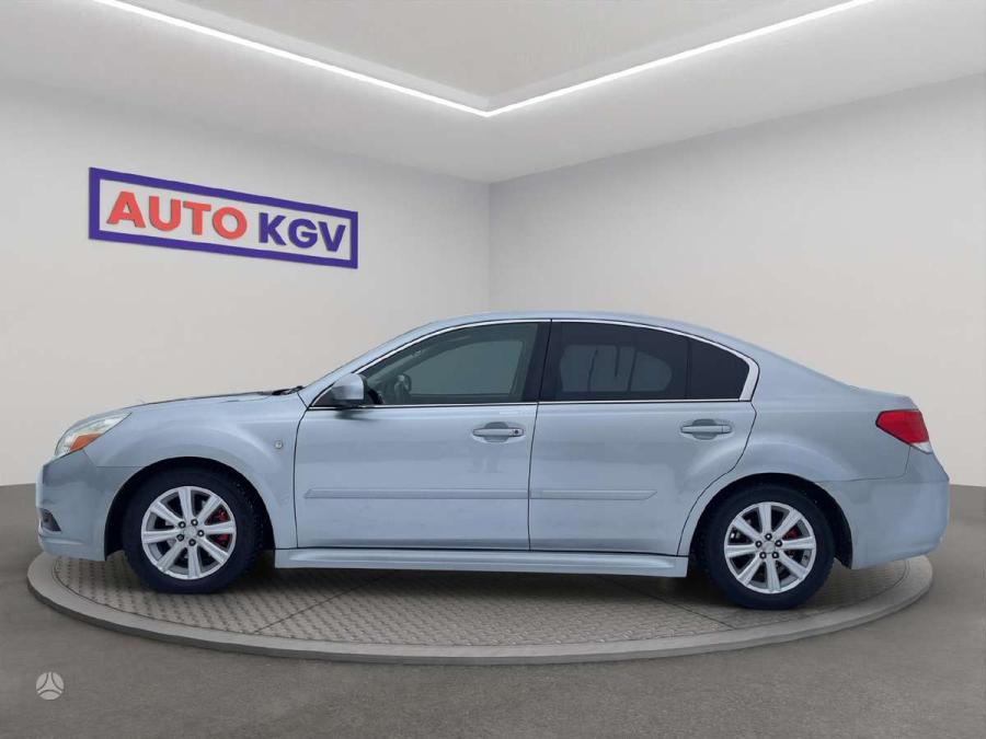 Pelēks Subaru Legacy 2012 Viļņa, ar dzinēja tilpumu 2.50 L un nobraukumu 184 tūkst. km par 5099 €, foto 2 vietnē AUTOMOTO.COM.LV