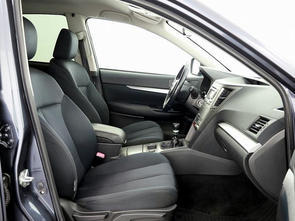Pelēks Subaru Legacy 2012 Tallina, ar dzinēja tilpumu 2.00 L un nobraukumu 229 tūkst. km par 2599 €, foto 6 vietnē AUTOMOTO.COM.LV