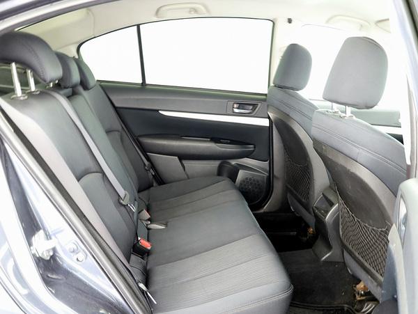 Pelēks Subaru Legacy 2012 Tallina, ar dzinēja tilpumu 2.00 L un nobraukumu 229 tūkst. km par 2599 €, foto 7 vietnē AUTOMOTO.COM.LV
