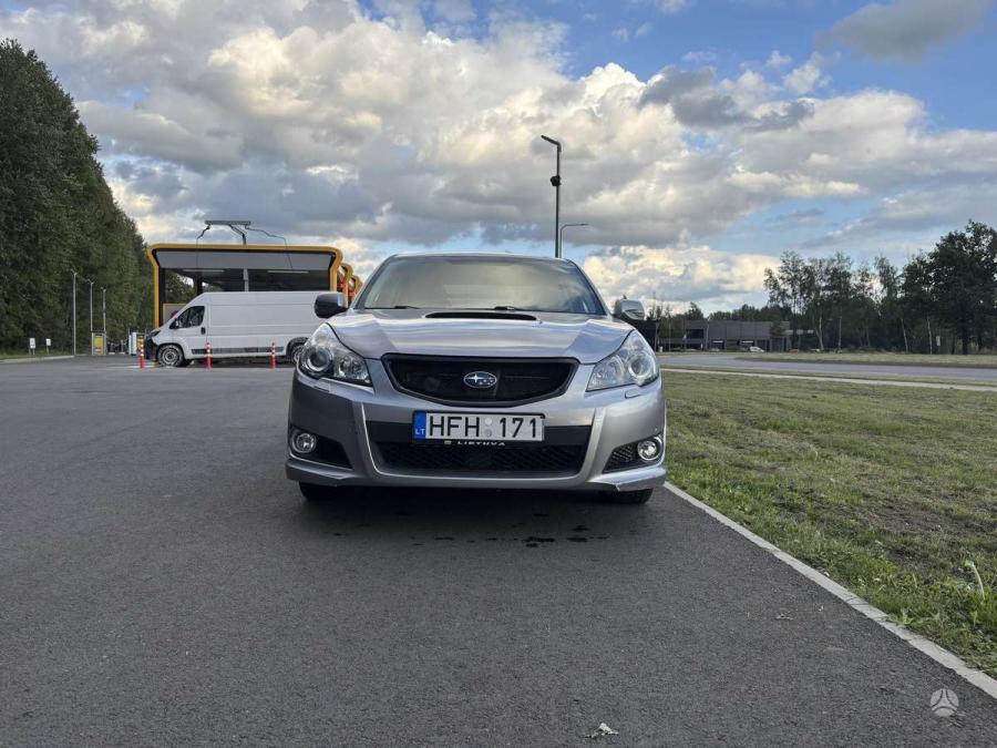 Grey Subaru Legacy 2012 in Klaipeda, with an engine capacity of 2.00 L and mileage of 341 thousand km for 3500 €, photo 8 on AUTOMOTO.COM.LV