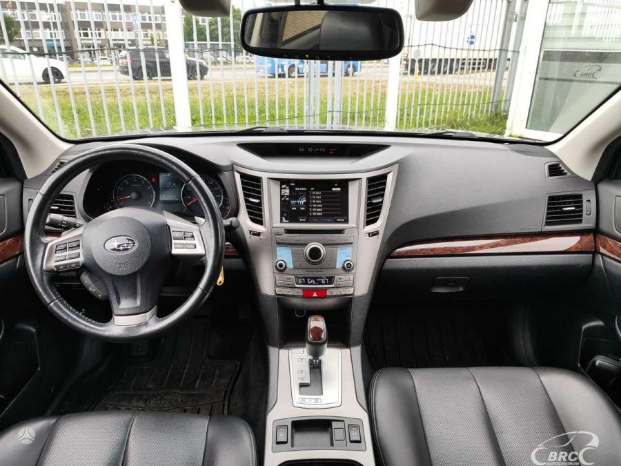 Grey Subaru Legacy 2013 in Klaipeda, with an engine capacity of 3.63 L and mileage of 111 thousand km for 9300 €, photo 6 on AUTOMOTO.COM.LV
