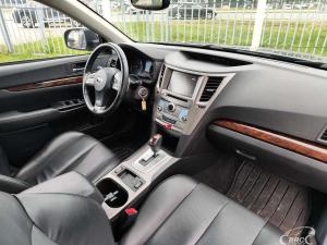 Grey Subaru Legacy 2013 in Klaipeda, with an engine capacity of 3.63 L and mileage of 111 thousand km for 9300 €, photo 10 on AUTOMOTO.COM.LV