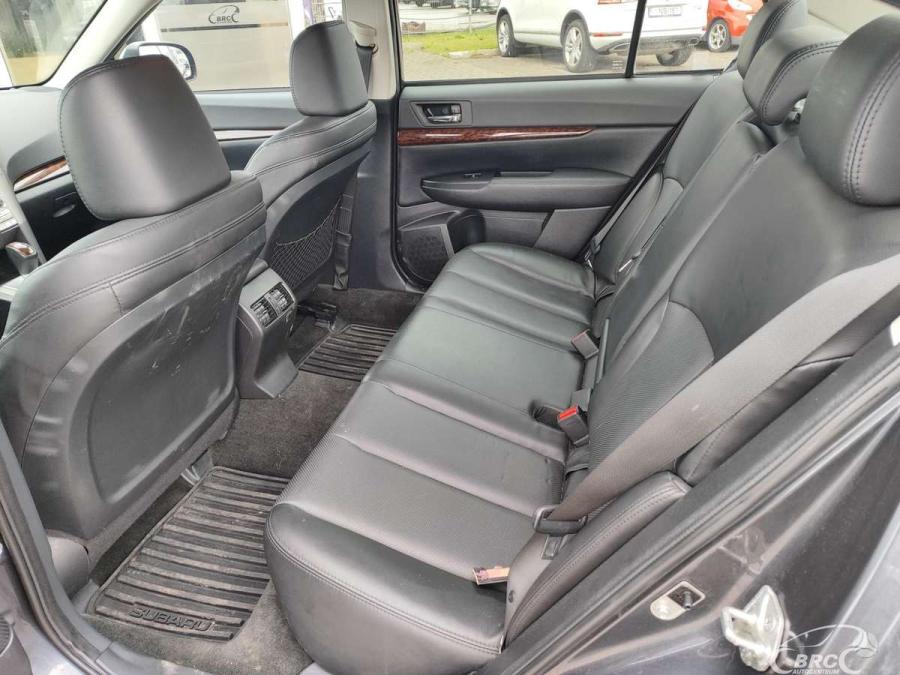 Grey Subaru Legacy 2013 in Klaipeda, with an engine capacity of 3.63 L and mileage of 111 thousand km for 9300 €, photo 16 on AUTOMOTO.COM.LV