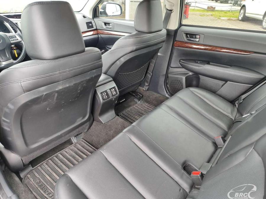 Grey Subaru Legacy 2013 in Klaipeda, with an engine capacity of 3.63 L and mileage of 111 thousand km for 9300 €, photo 17 on AUTOMOTO.COM.LV