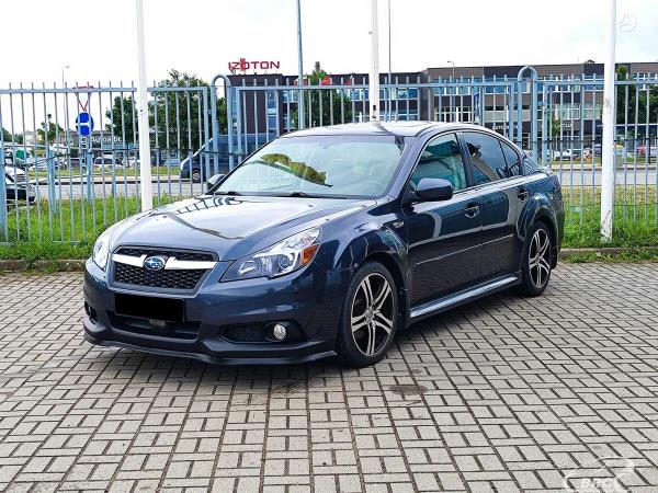 Pelēks Subaru Legacy 2013 Klaipėda, ar dzinēja tilpumu 3.63 L un nobraukumu 69 tūkst. km par 8900 €, foto 1 vietnē AUTOMOTO.COM.LV