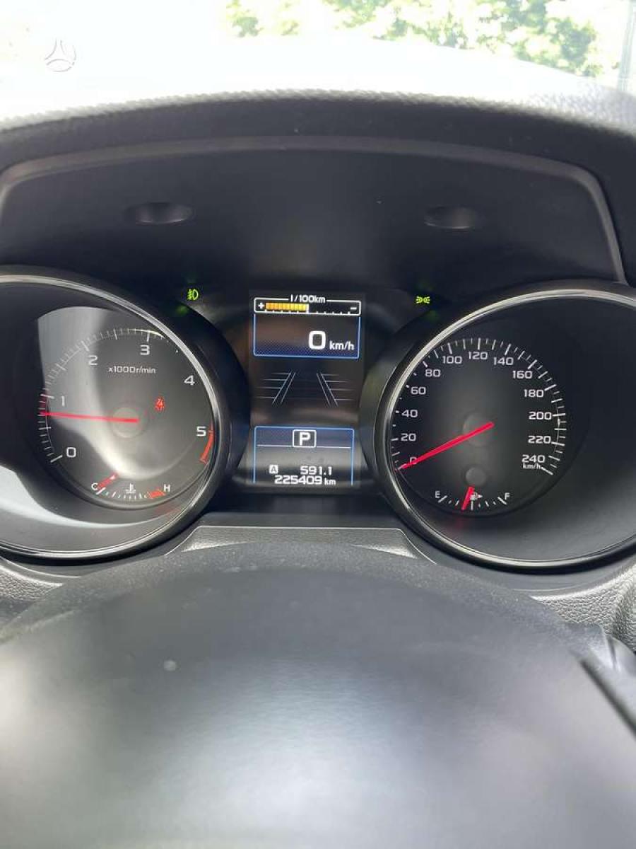 Grey Subaru Legacy 2015 in Kaunas, with an engine capacity of 2.00 L and mileage of 225 thousand km for 6500 €, photo 3 on AUTOMOTO.COM.LV