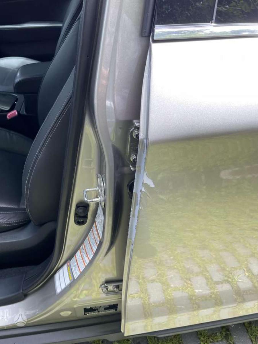 Grey Subaru Legacy 2015 in Kaunas, with an engine capacity of 2.00 L and mileage of 225 thousand km for 6500 €, photo 13 on AUTOMOTO.COM.LV