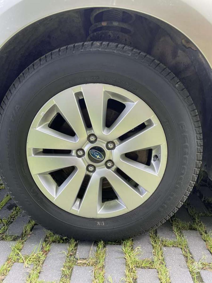 Grey Subaru Legacy 2015 in Kaunas, with an engine capacity of 2.00 L and mileage of 225 thousand km for 6500 €, photo 17 on AUTOMOTO.COM.LV