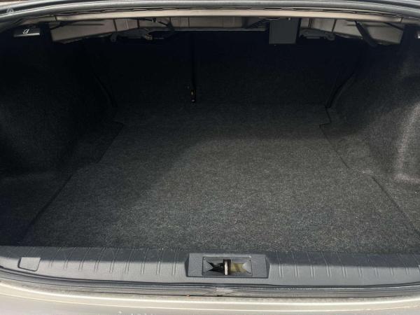 Grey Subaru Legacy 2015 in Vilnius, with an engine capacity of 2.50 L and mileage of 362 thousand km for 8499 €, photo 11 on AUTOMOTO.COM.LV