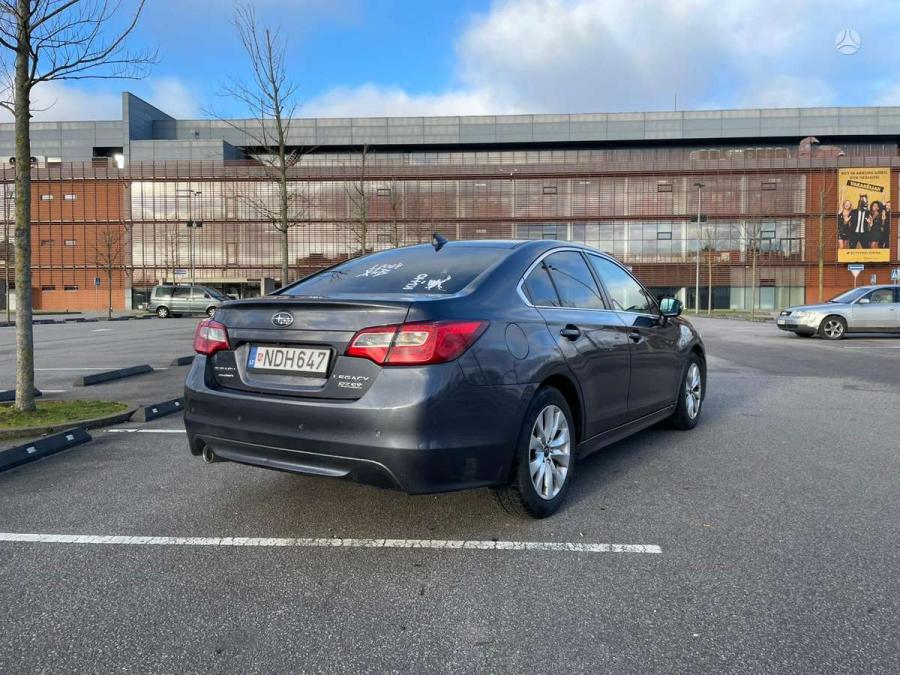 Pelēks Subaru Legacy 2017 Klaipėda, ar dzinēja tilpumu 2.50 L un nobraukumu 105 tūkst. km par 12000 €, foto 6 vietnē AUTOMOTO.COM.LV