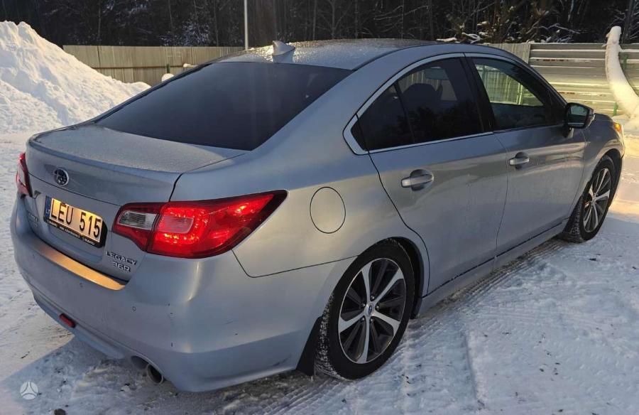 Pelēks Subaru Legacy 2017 Viļņa, ar dzinēja tilpumu 3.63 L un nobraukumu 144 tūkst. km par 12500 €, foto 3 vietnē AUTOMOTO.COM.LV