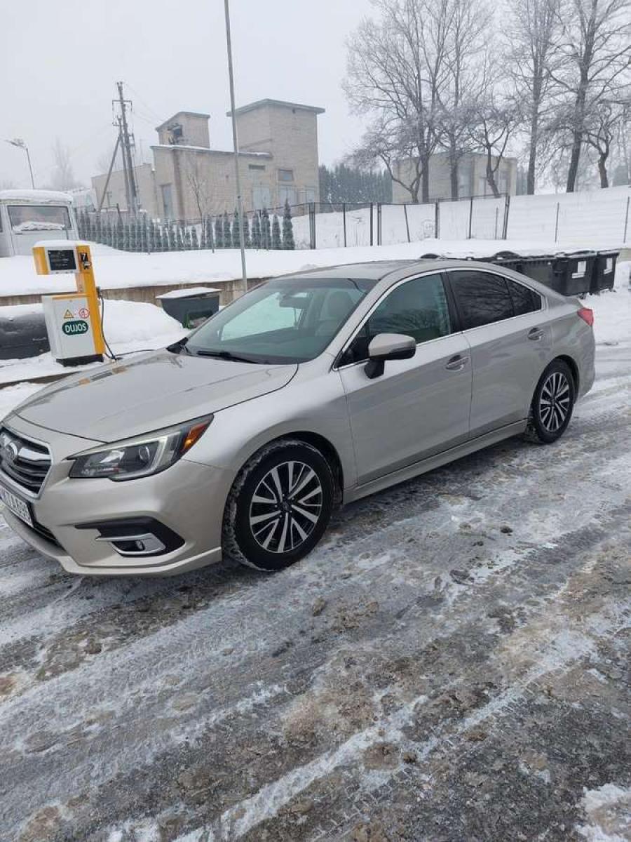 Grey Subaru Legacy 2018 in Raseiniai, with an engine capacity of 2.50 L and mileage of 277 thousand km for 8500 €, photo 5 on AUTOMOTO.COM.LV