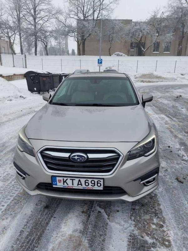 Grey Subaru Legacy 2018 in Raseiniai, with an engine capacity of 2.50 L and mileage of 277 thousand km for 8500 €, photo 6 on AUTOMOTO.COM.LV