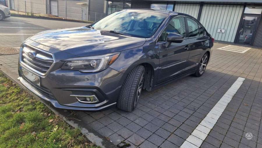 Grey Subaru Legacy 2018 in Kaunas, with an engine capacity of 2.50 L and mileage of 224 thousand km for 9350 €, photo 1 on AUTOMOTO.COM.LV
