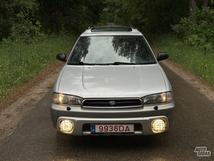 Grey Subaru Legacy 1996 in Jurbarkas, with an engine capacity of 2.20 L and mileage of 281 thousand km for 2150 €, photo 3 on AUTOMOTO.COM.LV