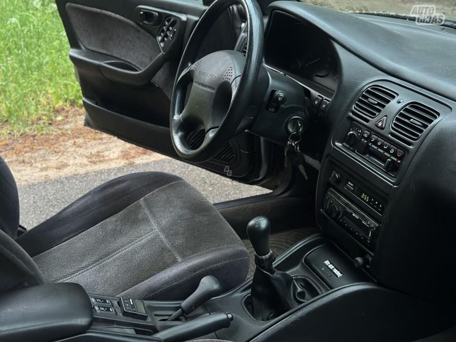 Grey Subaru Legacy 1996 in Jurbarkas, with an engine capacity of 2.20 L and mileage of 281 thousand km for 2150 €, photo 9 on AUTOMOTO.COM.LV